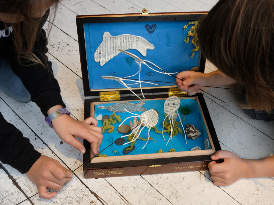 An introduction to arts and crafts, a scenography workshop for children ...